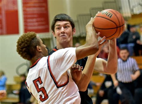Caleb Siler West Aurora Rally After Slow Start But Fall To Benet Chicago Tribune