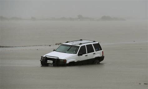Com Um Morto Harvey Vira Tempestade Tropical Na Costa Do Texas