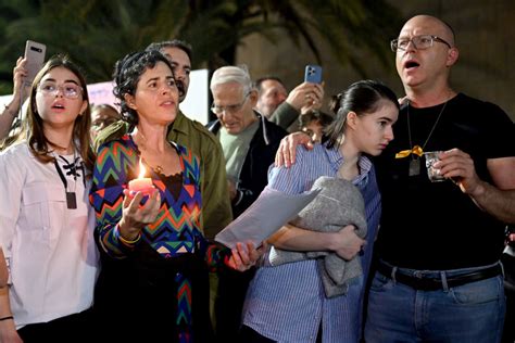 Guerra En Gaza Israel Libera 33 Presos Palestinos Durante El Primer