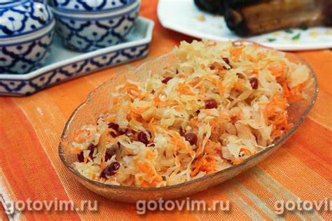 Квашеная капуста с брусникой. Рецепт с фото