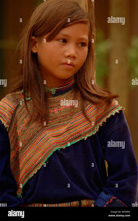 Flor Indígenas Hmong Cau mercado de Bac Ha Lao Cai Viet Nam