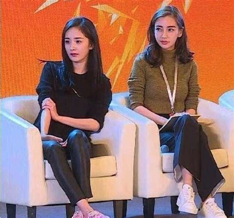 楊冪和楊穎姐妹花同框 網友 Angelababy贏在了腿上 每日頭條