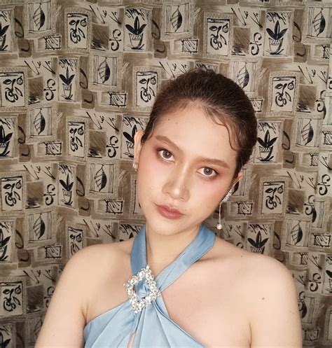 Chommakeup92 แต่งตัวไปไหนคิดก่อนน 555555