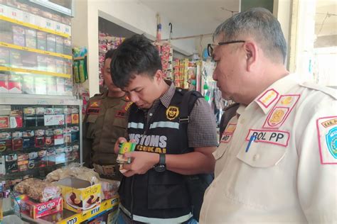 Bea Cukai Madiun Adakan Inspeksi Peredaran Rokok Ilegal Di Ponorogo ANTARA News Jawa Timur