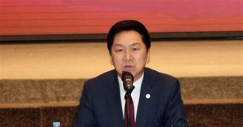 김기현·홍준표 갈등 폭발洪 “전목사 밑에서 잘해봐라”