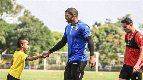 Buba López Es Noticia Previo Al Clásico Entre Olimpia Y Real España