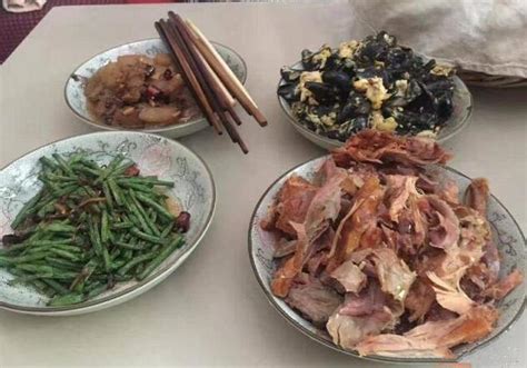 因嗓門太大被叫去當歌手一夜走紅，朱之文一發「饅頭殺」網友垂涎三尺，筷子被狂噴 每日頭條