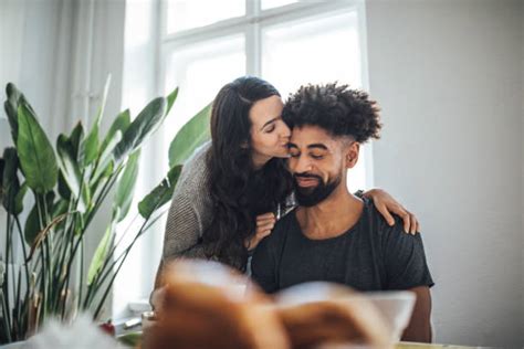 2300 Beso En La Frente Fotografías De Stock Fotos E Imágenes Libres