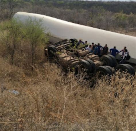 Motorista De Carreta Morre Em Capotamento Ocorrido No MunicÍpio De TauÁ
