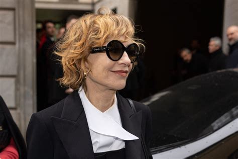 Isabelle Huppert 70 Ans Ose Une Version Inédite De Sa Coiffure