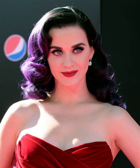 Katy Perry Flaunts Curves In Skimpy Black String Bikini Is She And