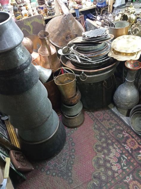 მეორადი ავეჯი იყიდება სასწრაფოდ ძველებური საბჭოთა დროინდელი სპილენძ