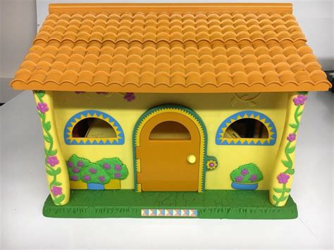 Dora The Explorer Doll House With Van Pool Swing Set Figures