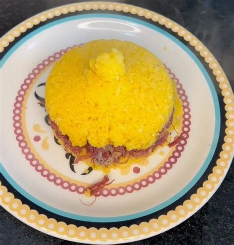 Cuscuz Com Carne Seca E Queijo Receiteria