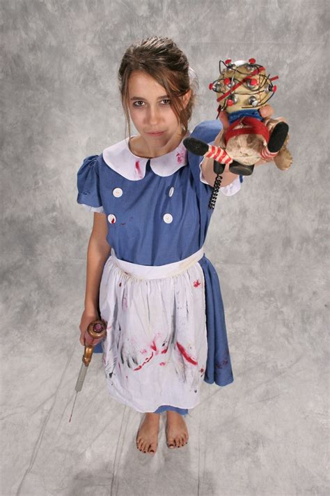 Пин на доске Barefoot Cosplay