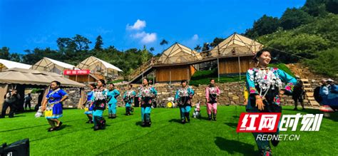 脱贫攻坚样板村｜凤凰县竹山村：文旅扶贫助力乡村蝶变旅游