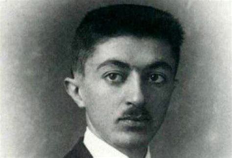 عکس زیر خاکی از صادق هدایت در ۵ سالگی مربوط به ۱۲۰ سال پیش