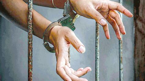 Nagpur News फर्जी Cbi अधिकारी गिरफ्तार रेलवे अधिकारी को धमकाकर मांगे