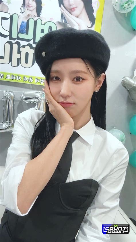 M Countdown On Twitter 19970131km 밖에서 봐도 👑프린세스👑인 사람이 있다 그 사람이 바로 우리