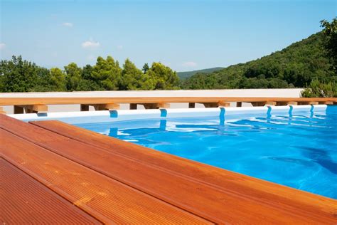 Ideias Criativas Para Utilizar Deck De Madeira Para Piscina
