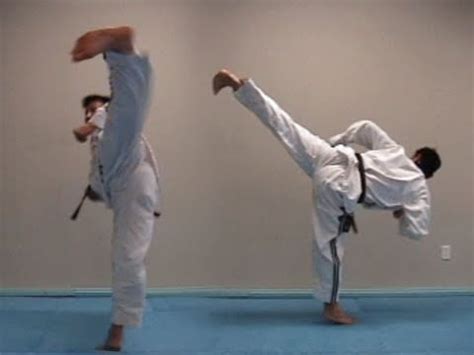 Taekwondo Side Kick Tutorial taekwonwoo 태권도 옆차기 YouTube Taekwondo Martial arts sparring