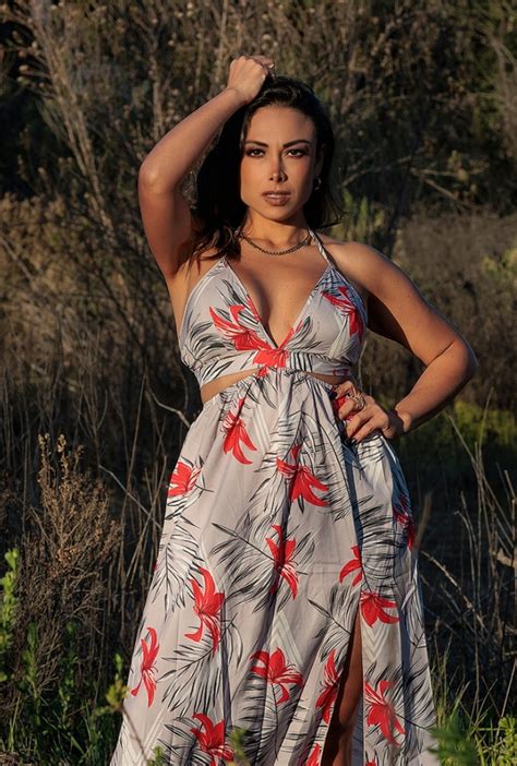 Reyna Lizanas Photo Portfolio 0 Albums And 10 Photos Model Mayhem