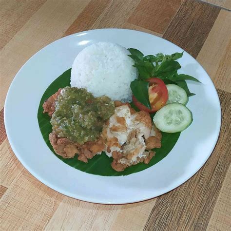 Resep Ayam Geprek Sambal Ijo Sederhana Rumahan Di Yummy App