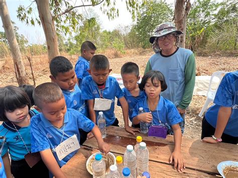 20 มีนาคม รร บ้านโนนหนองบัว มารยาทดี มีวินัย ใฝ่สามัคคี