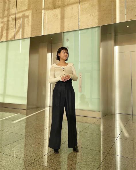 井口綾子さんのインスタグラム写真 井口綾子instagram 「1月16日 月 26 10〜 フジテレビ『魔女に言われたい夜〜正直すぎる