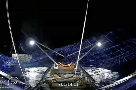 Spacex Records Another First For Reusable Rocketry By Catching Falcon