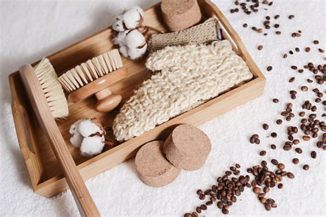 천연 목욕 소금 비누 양 초 수건 및 커피 원두를 사용 하 여 완벽 한 건강 한 몸과 피부를 위한 탑 뷰 스파 및 웰니스 세팅 뷰티 럭셔리 스파 컨셉 Copyspace 0