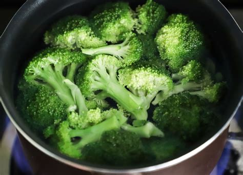 How To Wash Broccoli Properly Step By Step Instructional Guide
