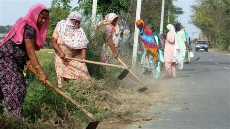 Womens Day 2023 মিলছে না ১০০ দিনের কাজের টাকা নারী ক্ষমতায়নে কি