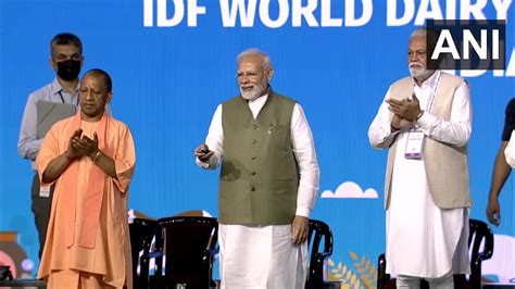 Pm Modi Inaugurates World Dairy Summit 2022