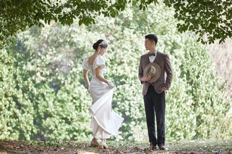 春天里的法式浪漫婚纱照也太美了吧！ 知乎