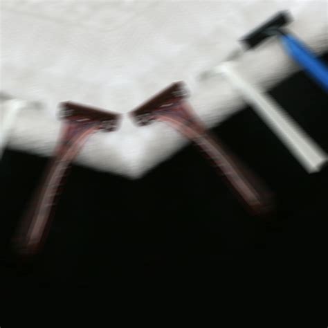 酒店宾馆用品一次性剃须刀男士剃毛刀 家用手动老式刮胡刀批发 阿里巴巴