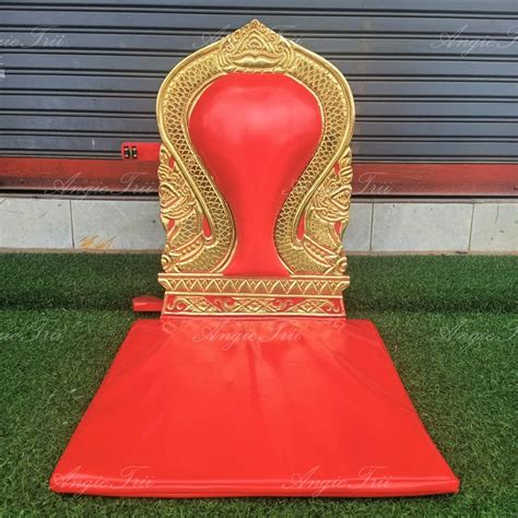 อาสนะพระสงฆ์ อาสนะพิง พนักพิงปิดทอง บุนวม ทำจากไม้ และขาตั้งเหล็ก