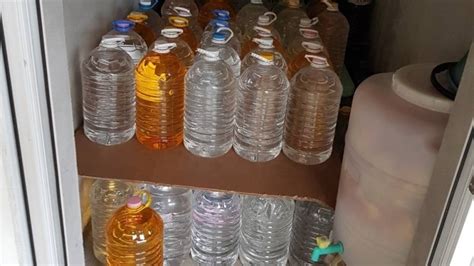 Митничари и ченгета тарашиха имот във Видин иззеха над 400 литра