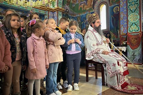 Владика Јеротеј Пост смирује тело а молитва душу Српска Православна Црква