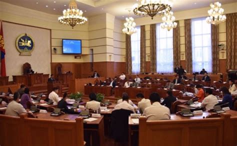 20 мянган төрийн албан хаагчийг цомхотгоно