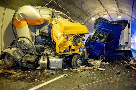 Schwere Lkw Unfälle Auf A8 Und A9 Ooe Orf At