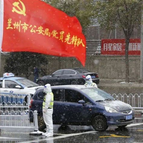 “感动瞬间·致敬抗疫英雄”主题影像作品征集活动作品选登甘肃日报社微分享陇原