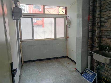 【6图】急租！兴华路与柳园路口临街商铺，精装90平月租6000可谈聊城东昌府金鼎兴华路与柳园路口单位家属院临街商铺商铺租售生意转让出租