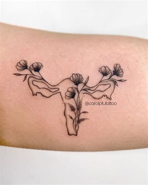 Carol Tatuagem Traços Finos no Instagram Dia da mulher tatuagem