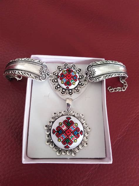 Бижута с шевица ръчна бродерия Handmasters Bg