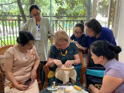 遇见非遗︱蜀绣：针尖上的传承 赋彩新时代画卷澎湃号·政务澎湃新闻 The Paper
