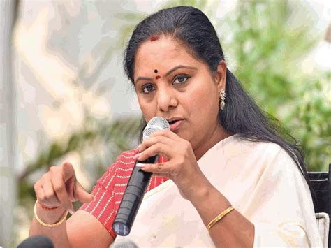 Delhi Liquor Scam Mlc Kavitha కవిత విచారణ వేళ మరో ట్విస్ట్ మరో ఏడుగురికి ఈడీ నోటీసులు Ed