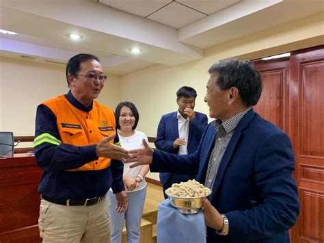 Эрдэнэт үйлдвэр гавьяатууддаа хүндэтгэл үзүүллээ