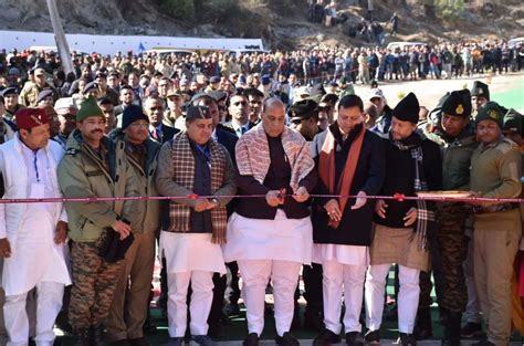 रक्षा मंत्री राजनाथ सिंह ने 670 करोड़ की परियोजनाओं का किया उद्घाटन