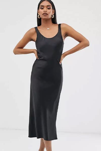 Heres What To Wear On A First Date The Everygirl